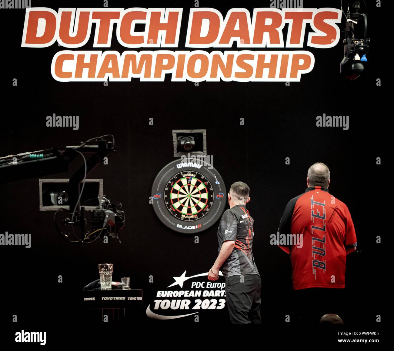 Damon heta darts hi-res stock photography and images - Alamy