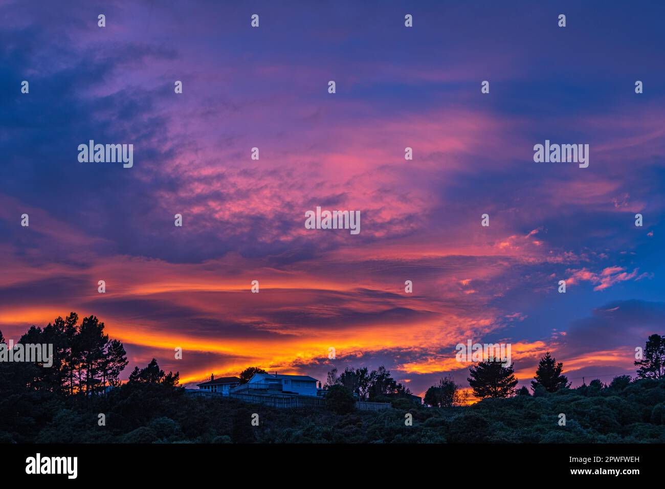 Sunrise sky no clouds hi-res stock photography and images - Alamy