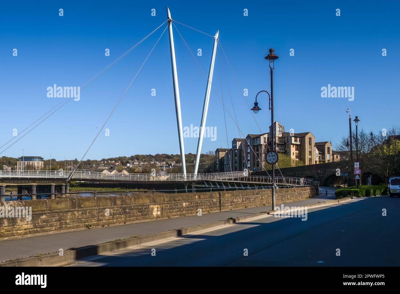 19.04.023 Lancaster, Lancashire, UK. The Lune Millennium Bridge is a ...