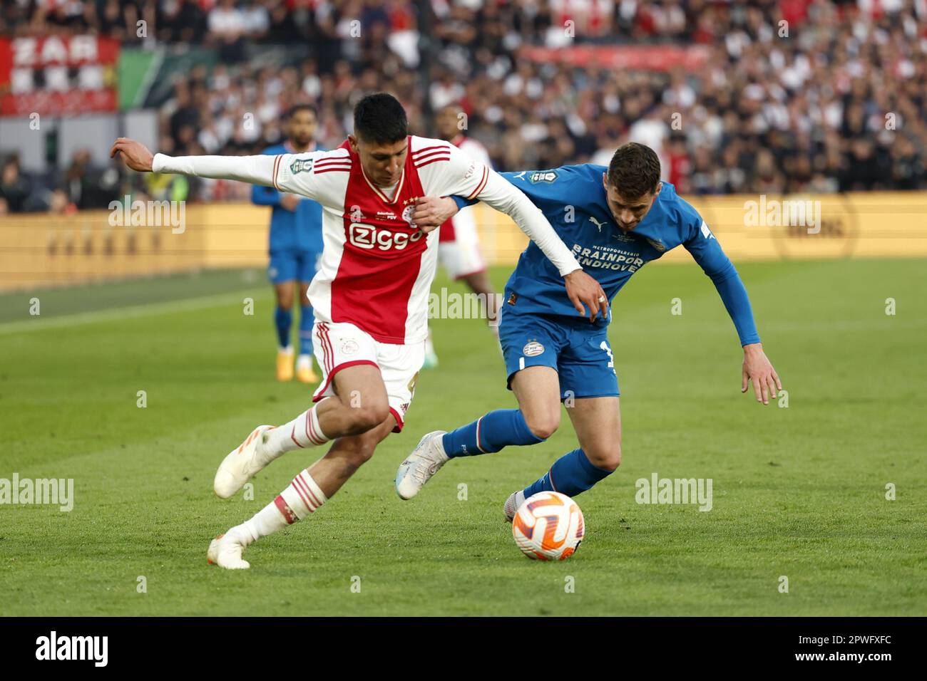 ROTTERDAM - (lr) Edson Alvarez of Ajax, Thorgan Hazard of PSV Eindhoven ...
