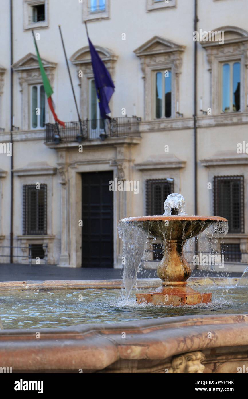 Colonna square in rome hi-res stock photography and images - Alamy