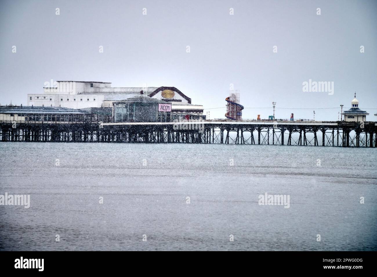 Weather blackpool hi-res stock photography and images - Alamy