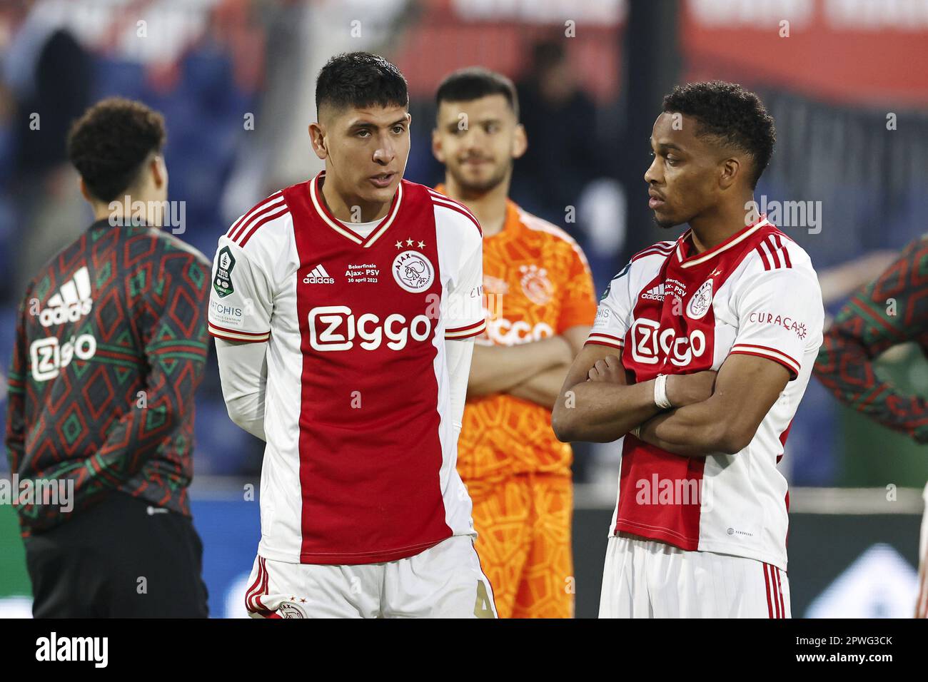 ROTTERDAM - (lr) Edson Alvarez of Ajax, Ajax goalkeeper Geronimo Rulli ...