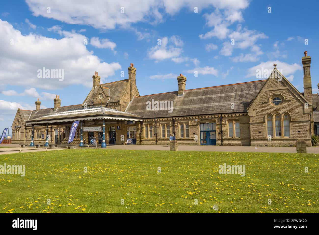 Morecambe railway station hi-res stock photography and images - Alamy