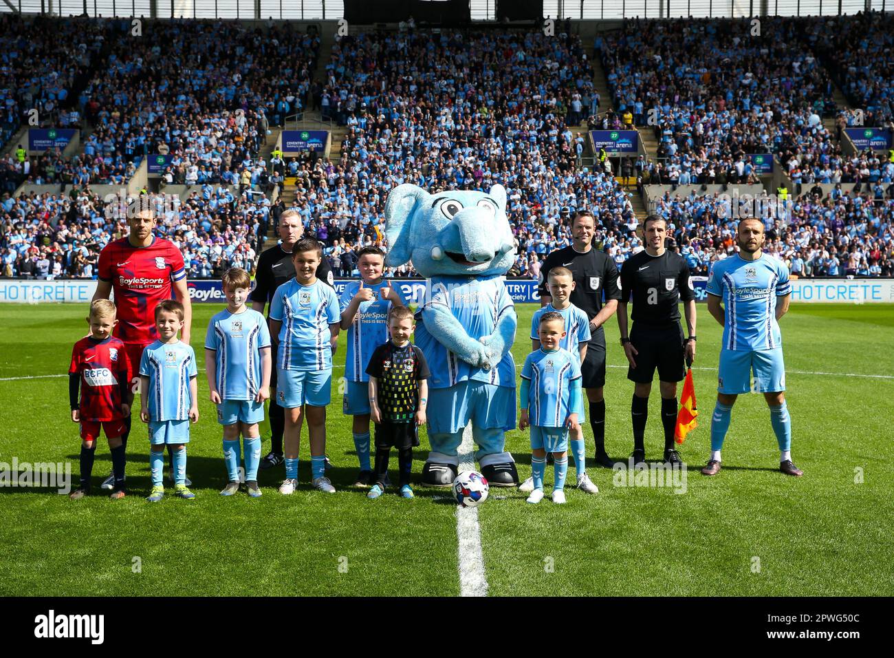Match officials, team captains, match day mascots and Sky Blue Sam pose ...