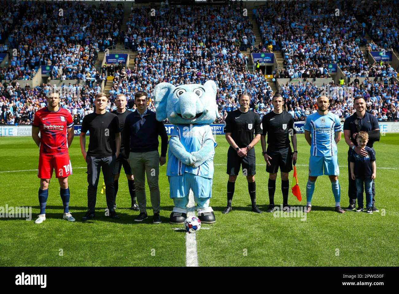 Coventry City's match day sponsors, team captains and match officials ...