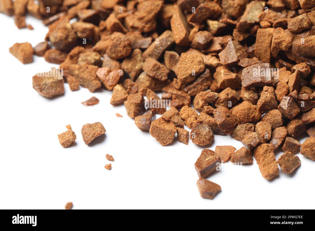 Pile of chicory granules on white background, closeup Stock Photo - Alamy