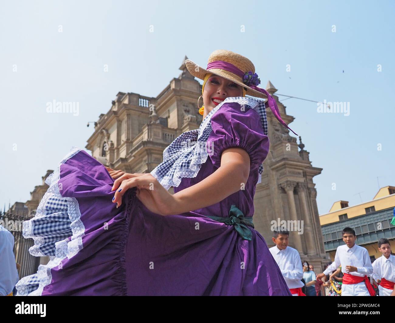 Lima, Peru. 30th Apr, 2023. Creole woman in traditional costume ...