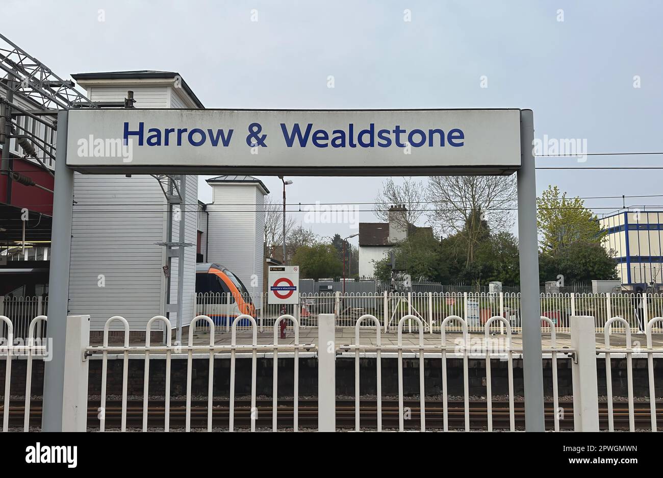 Network rail sign hi-res stock photography and images - Alamy