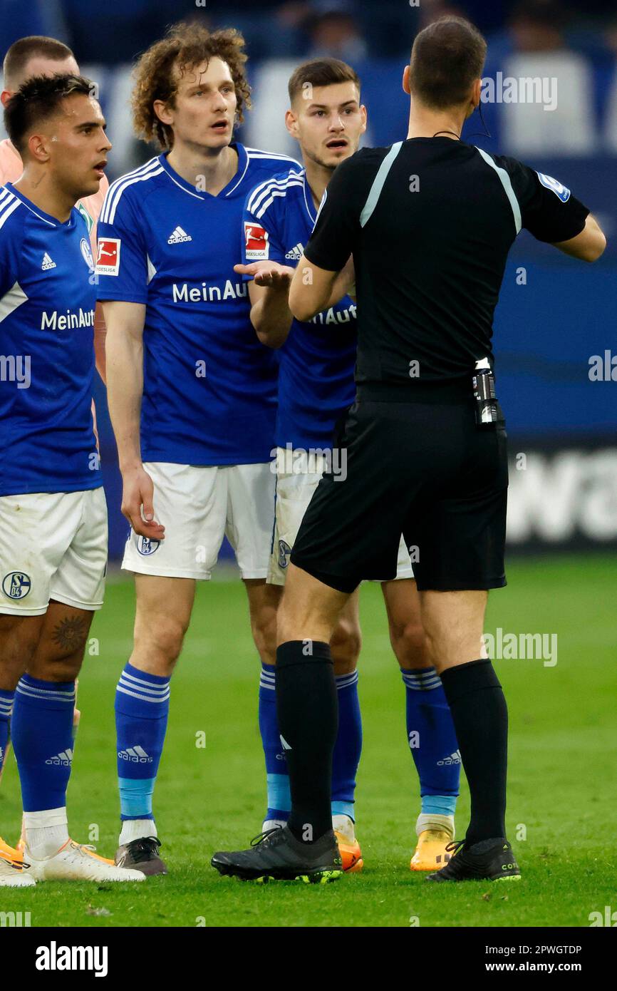 Gelsenkirchen, Deutschland, 1. Fussball Bundesliga 30. Spieltag FC ...