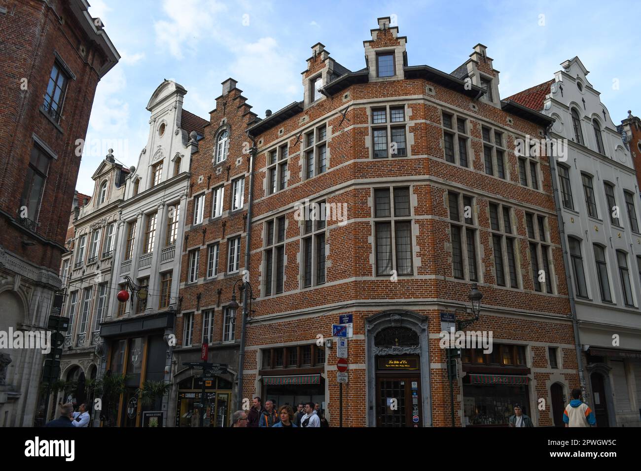 Traditional Flemish houses Stock Photo - Alamy