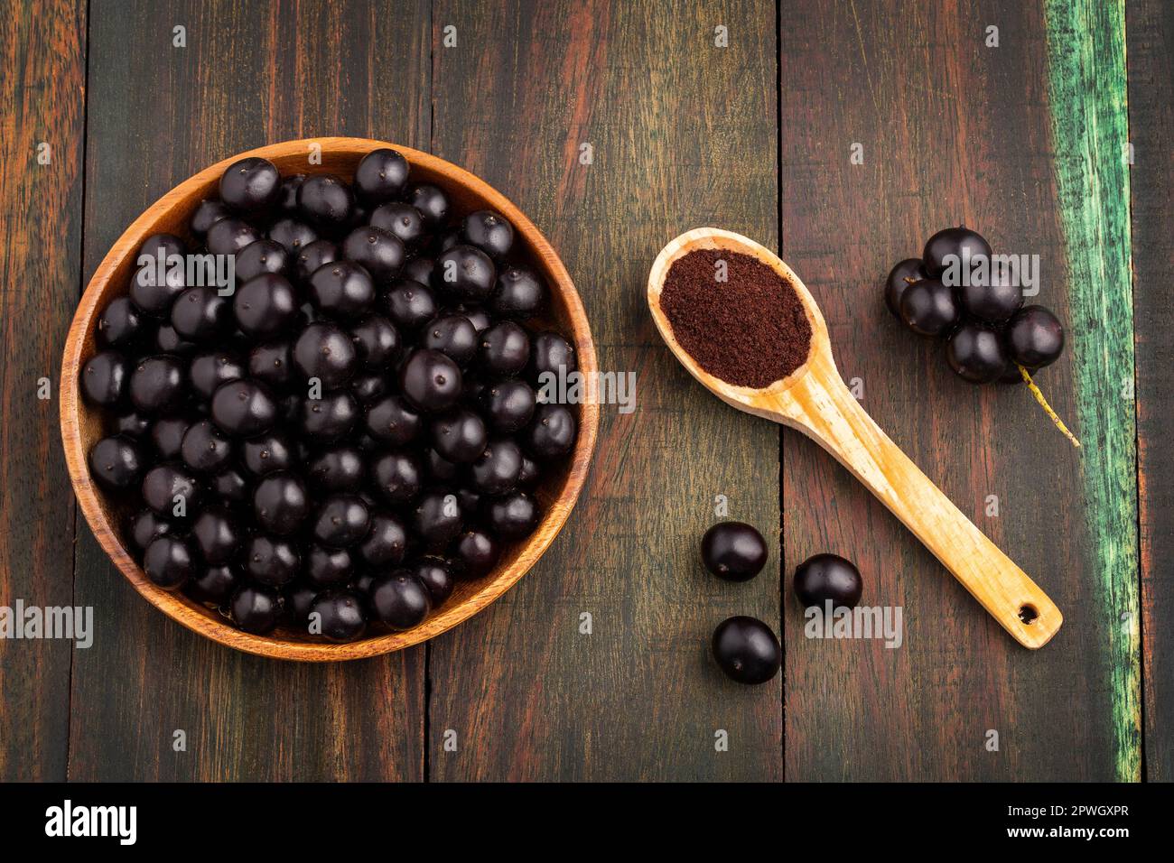 Acai berry powder in spoon - Euterpe oleracea Stock Photo - Alamy