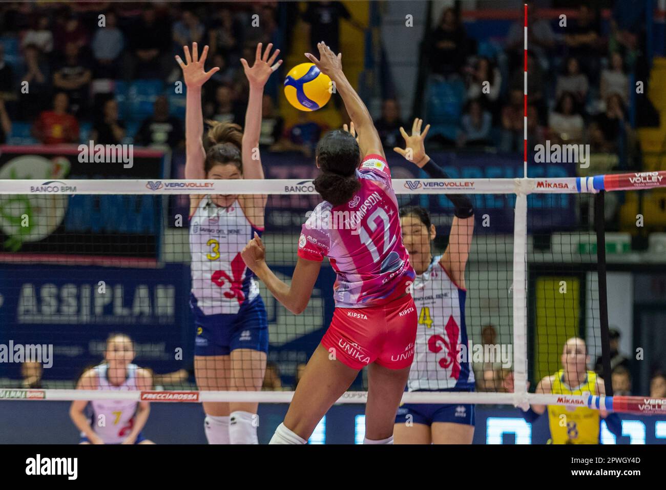 Spike of Jordan Thompson (Vero Volley Milano Stock Photo - Alamy