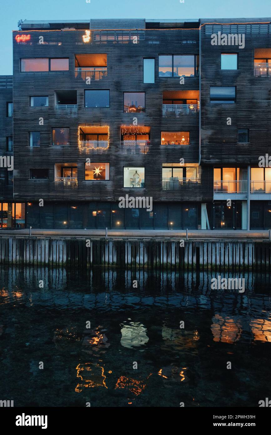 modern architecture, residence building and water reflection Stock ...