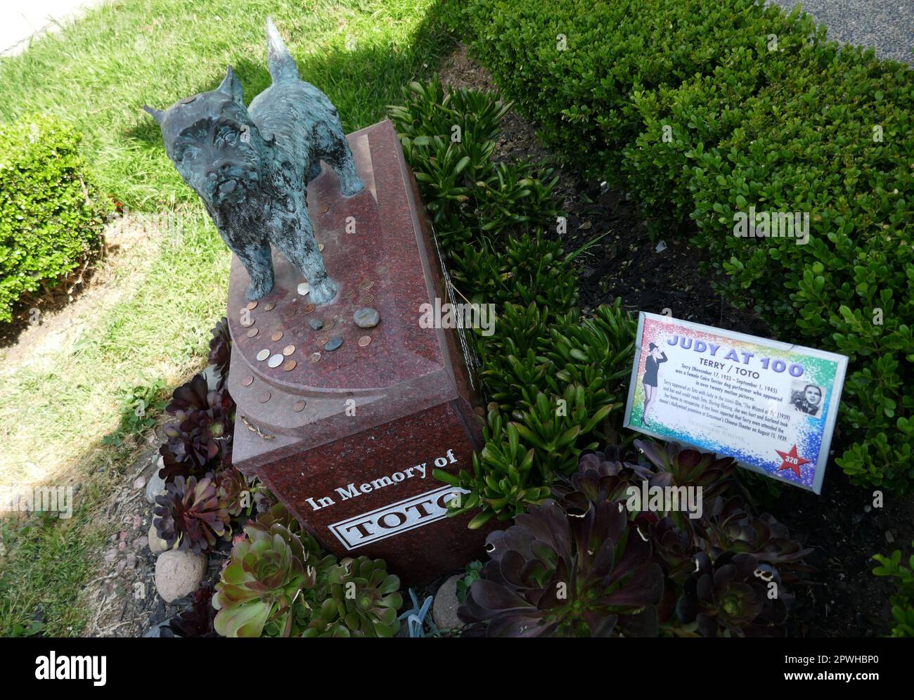 Los Angeles, California, USA 29th April 2023 Toto Memorial Statue at ...