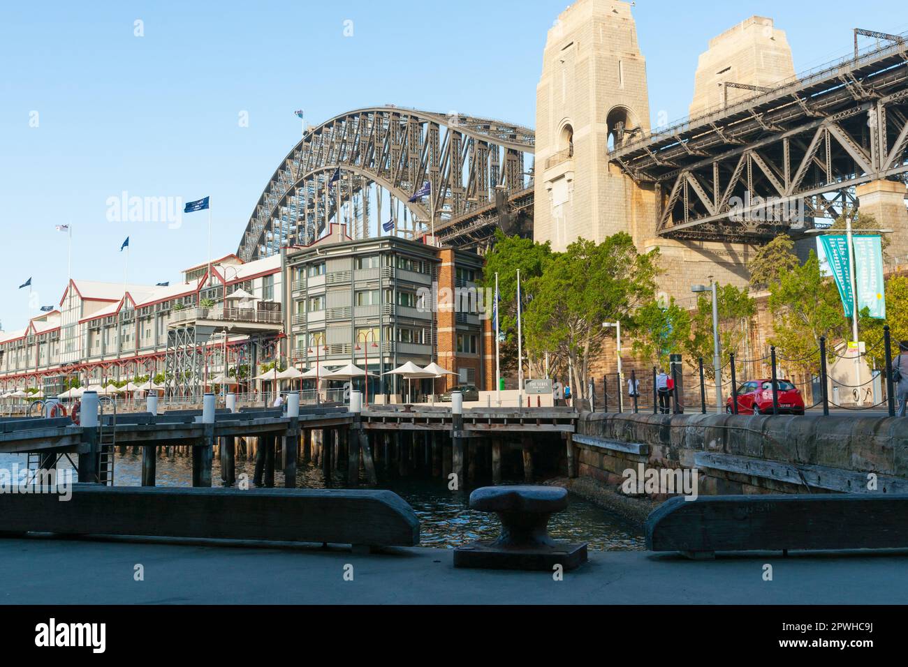 Wharf harbour bridge coathanger hi-res stock photography and images - Alamy