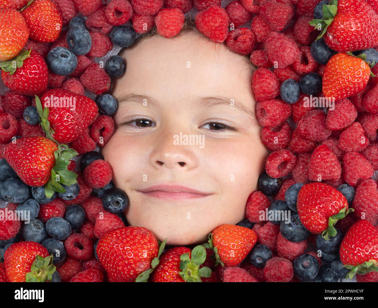 Berrie set. Strawberry, blueberry, raspberry, blackberry background on ...