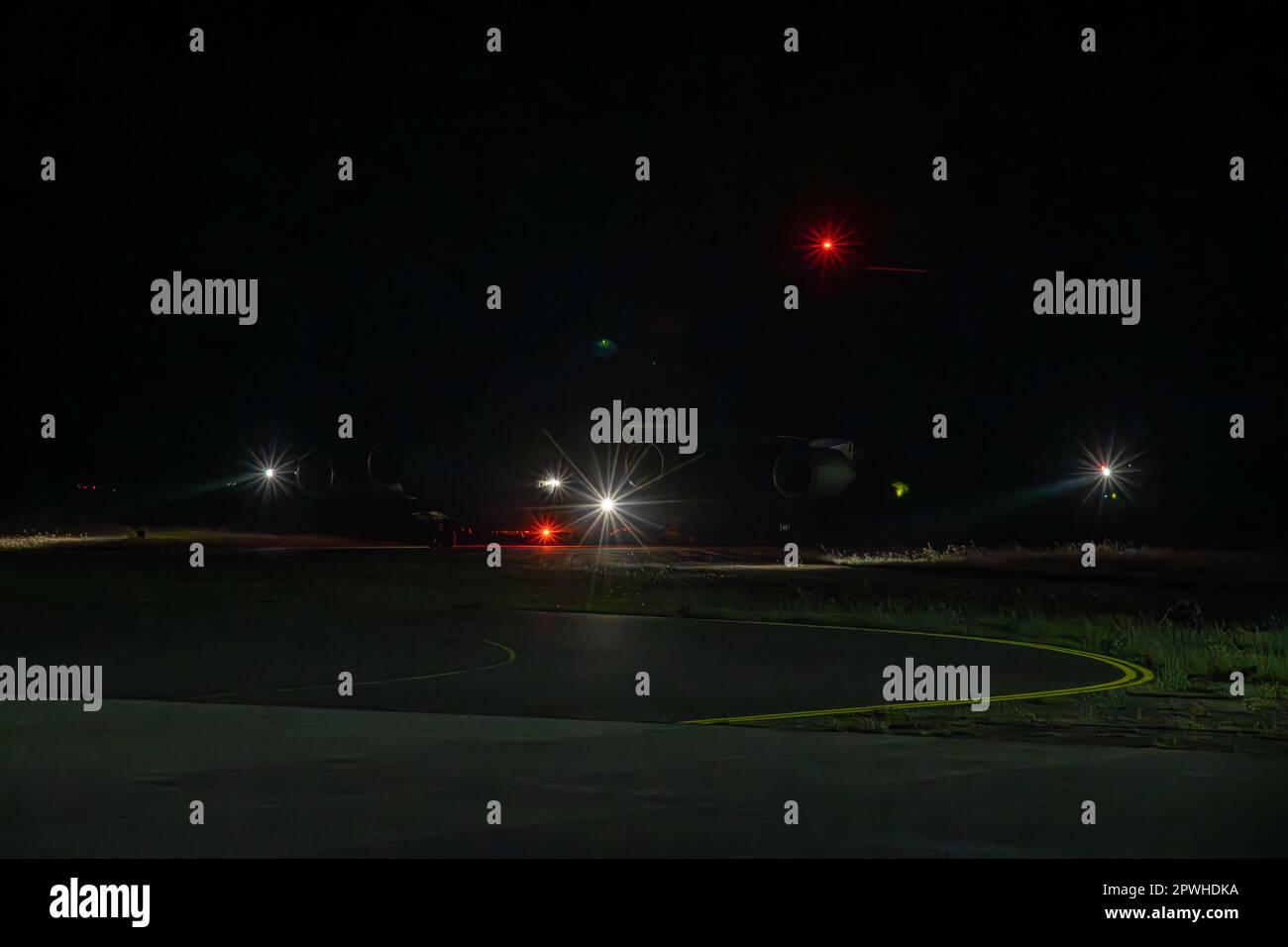 The C-17 "Globemaster III" of the Strategic Airlift Wing's heavy ...