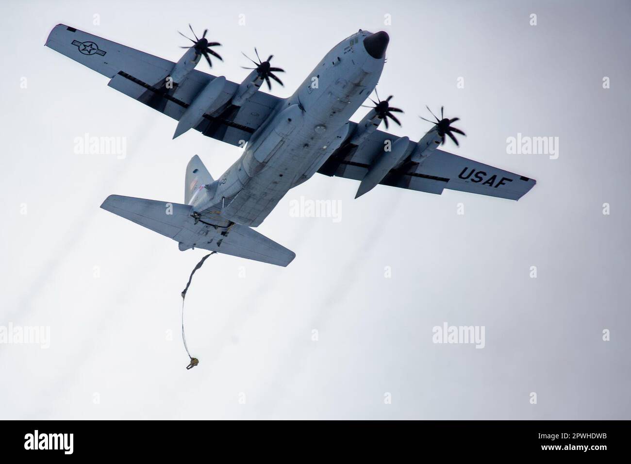 U.S. Army Paratroopers assigned to the 19th Special Forces Group ...