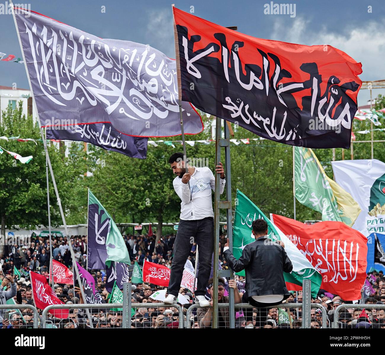 Participants of the birthday event of the Islamic Prophet Muhammad ...