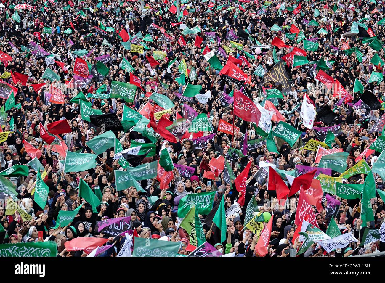 Participants of the birthday event of the Islamic Prophet Muhammad ...