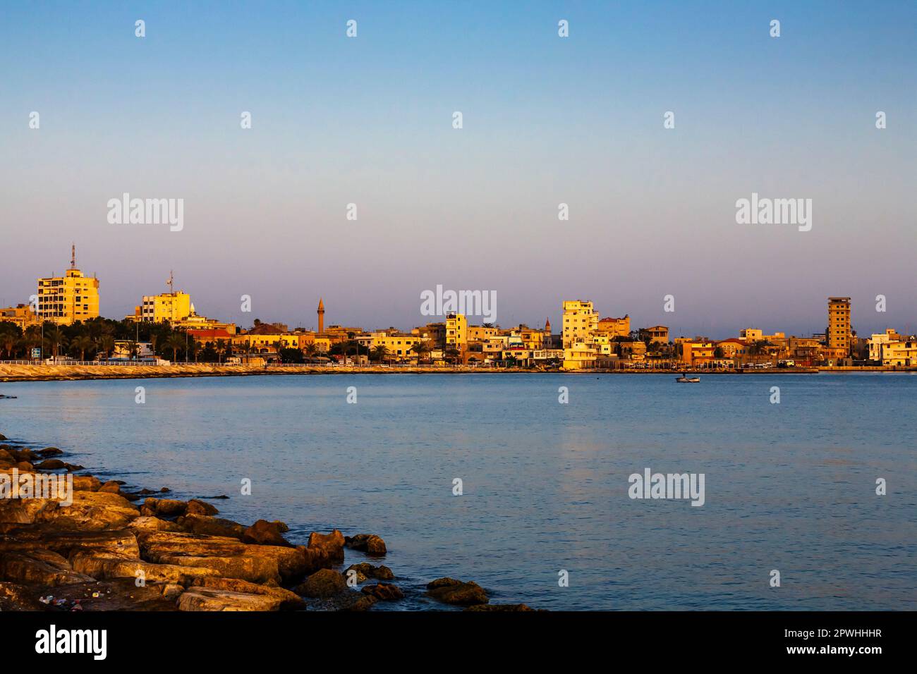Tyre lebanon peninsula hi-res stock photography and images - Alamy