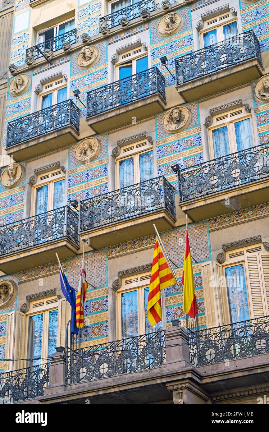 Barcelona house exterior hi-res stock photography and images - Alamy