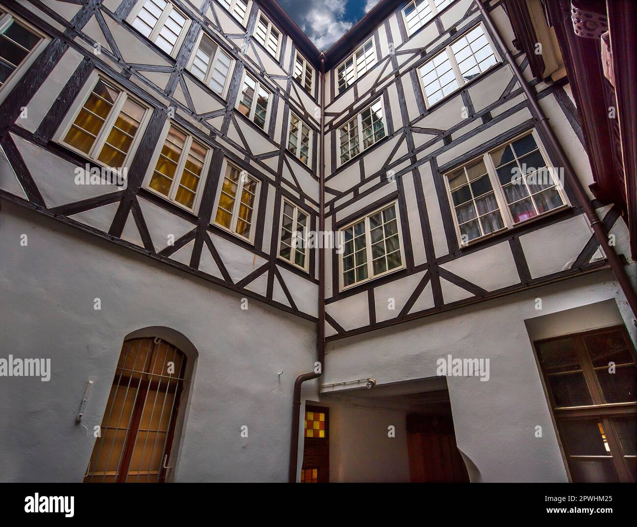 Historic courtyard, early 17th century, in the old town, Nuremberg ...