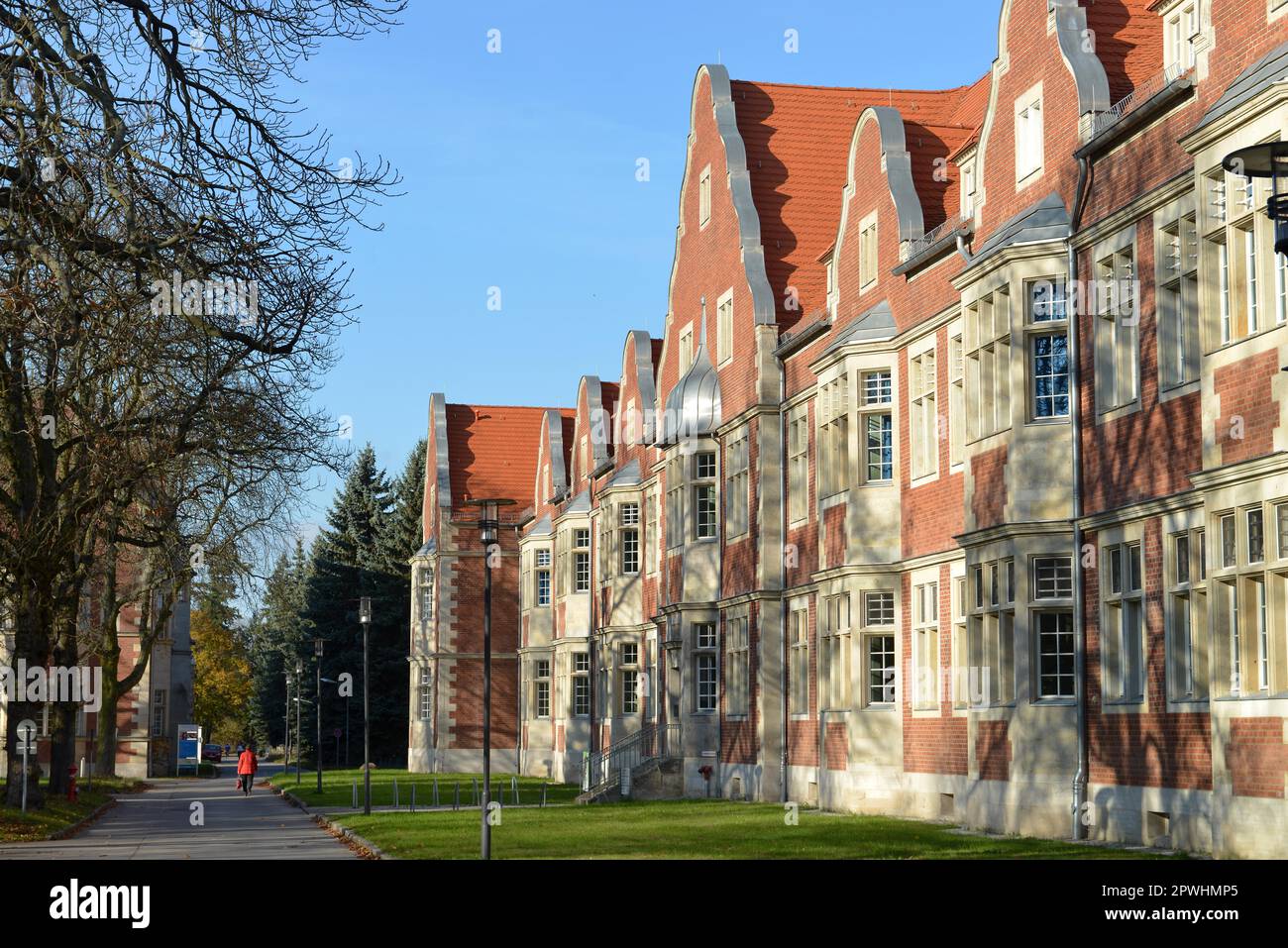 Brick hospital building hi-res stock photography and images - Alamy