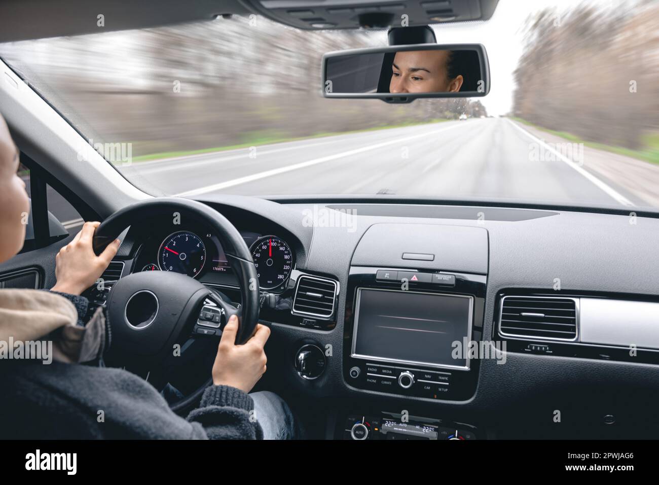 Hand gripping steering wheel car hi-res stock photography and images ...