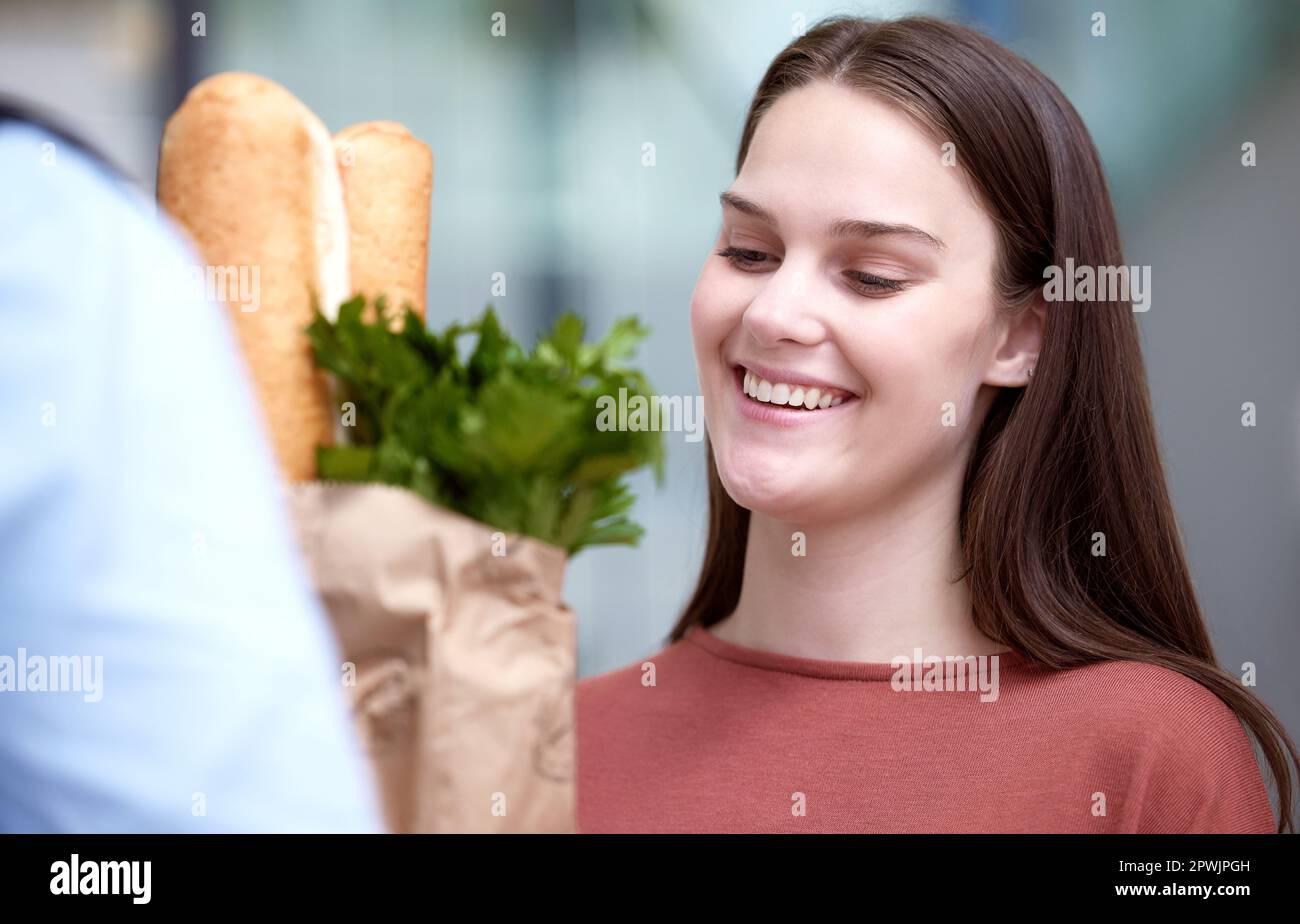 Fresh food deliveries hi-res stock photography and images - Alamy