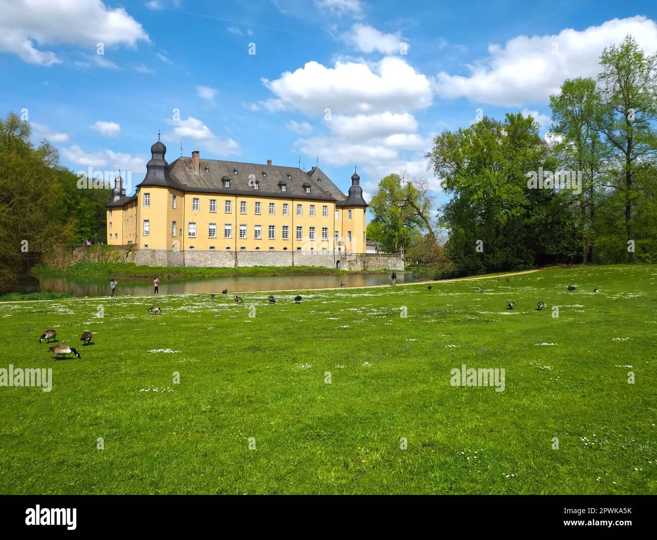 Yellow castles hi-res stock photography and images - Alamy