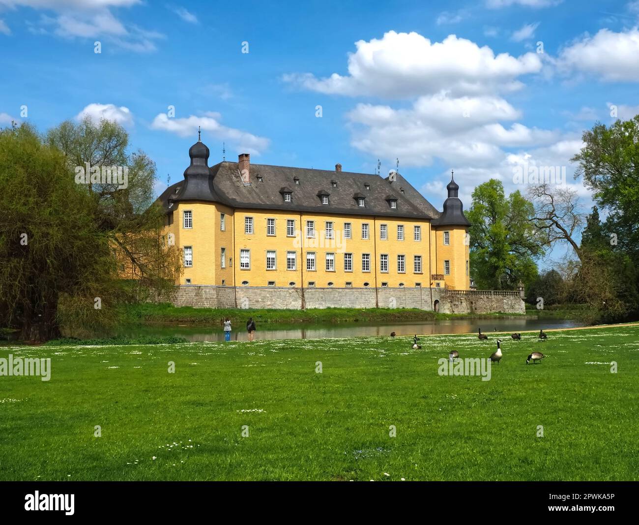 Yellow castles hi-res stock photography and images - Alamy