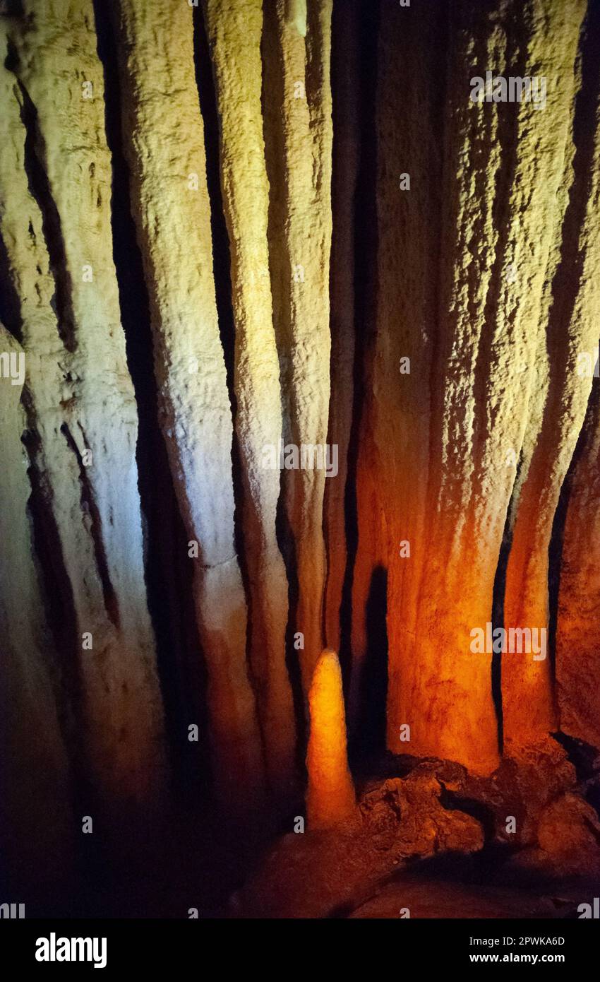 Mammoth cave kentucky stalagmites hi-res stock photography and images ...