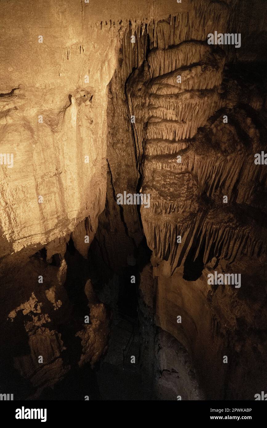 Mammoth cave kentucky stalagmites hi-res stock photography and images ...