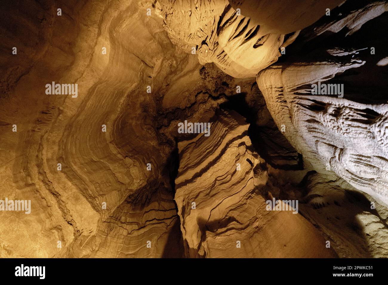 Mammoth cave kentucky stalagmites hi-res stock photography and images ...
