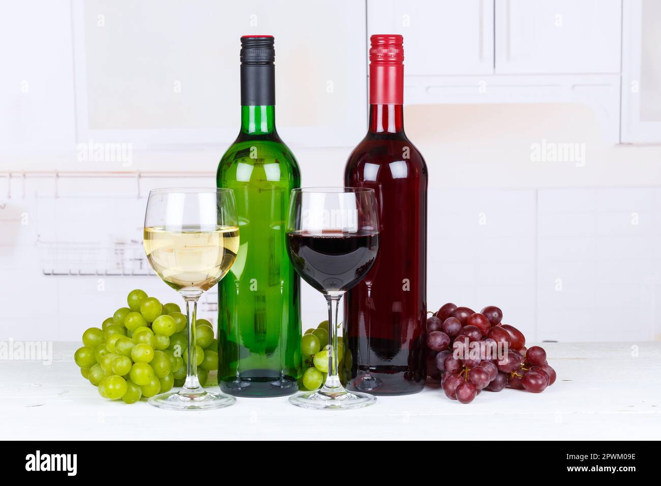 White rose red wine green wines grapes alcohol Stock Photo - Alamy