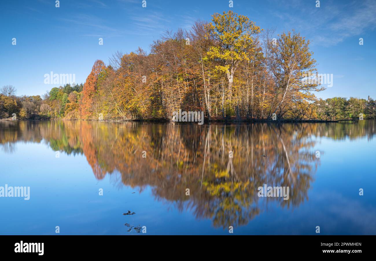Panoramic image of beautiful and idyllic Bensberg Lake, Bergisch ...