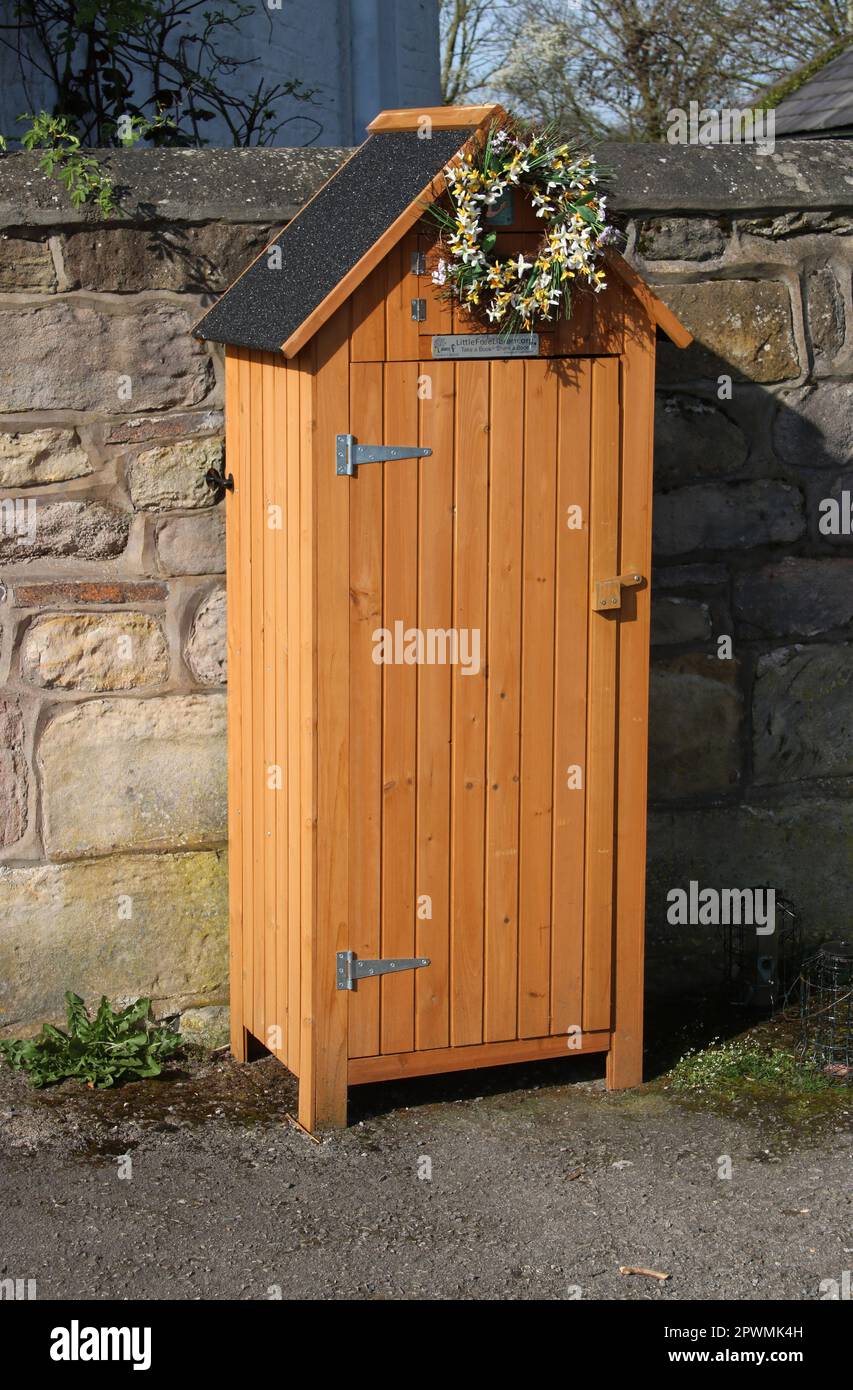 Roadside library hi-res stock photography and images - Alamy