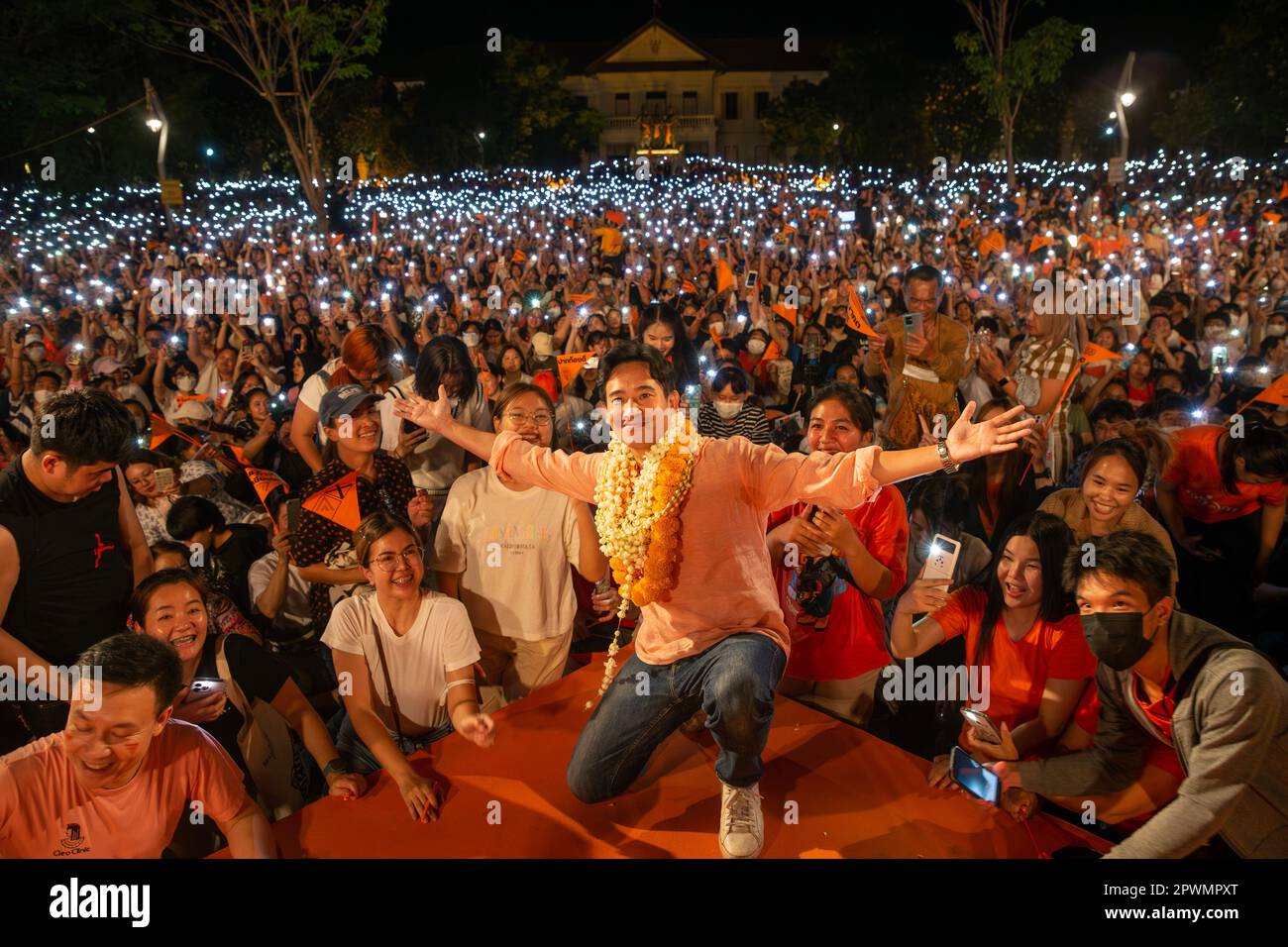 Leader of Move Forward Party Pita Limjaroenrat (C) poses for photos ...