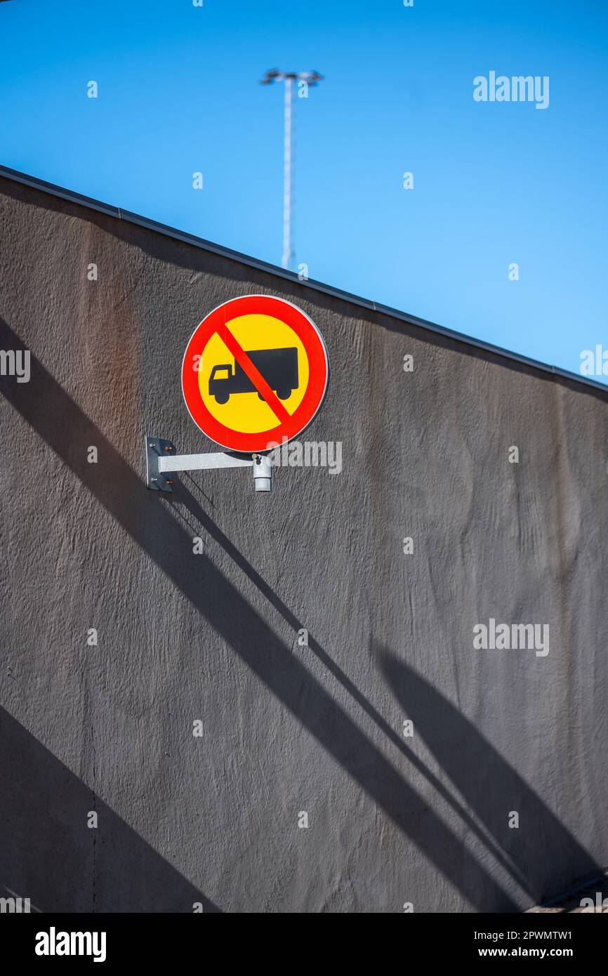 Lorries prohibited sign by a car ramp Stock Photo - Alamy