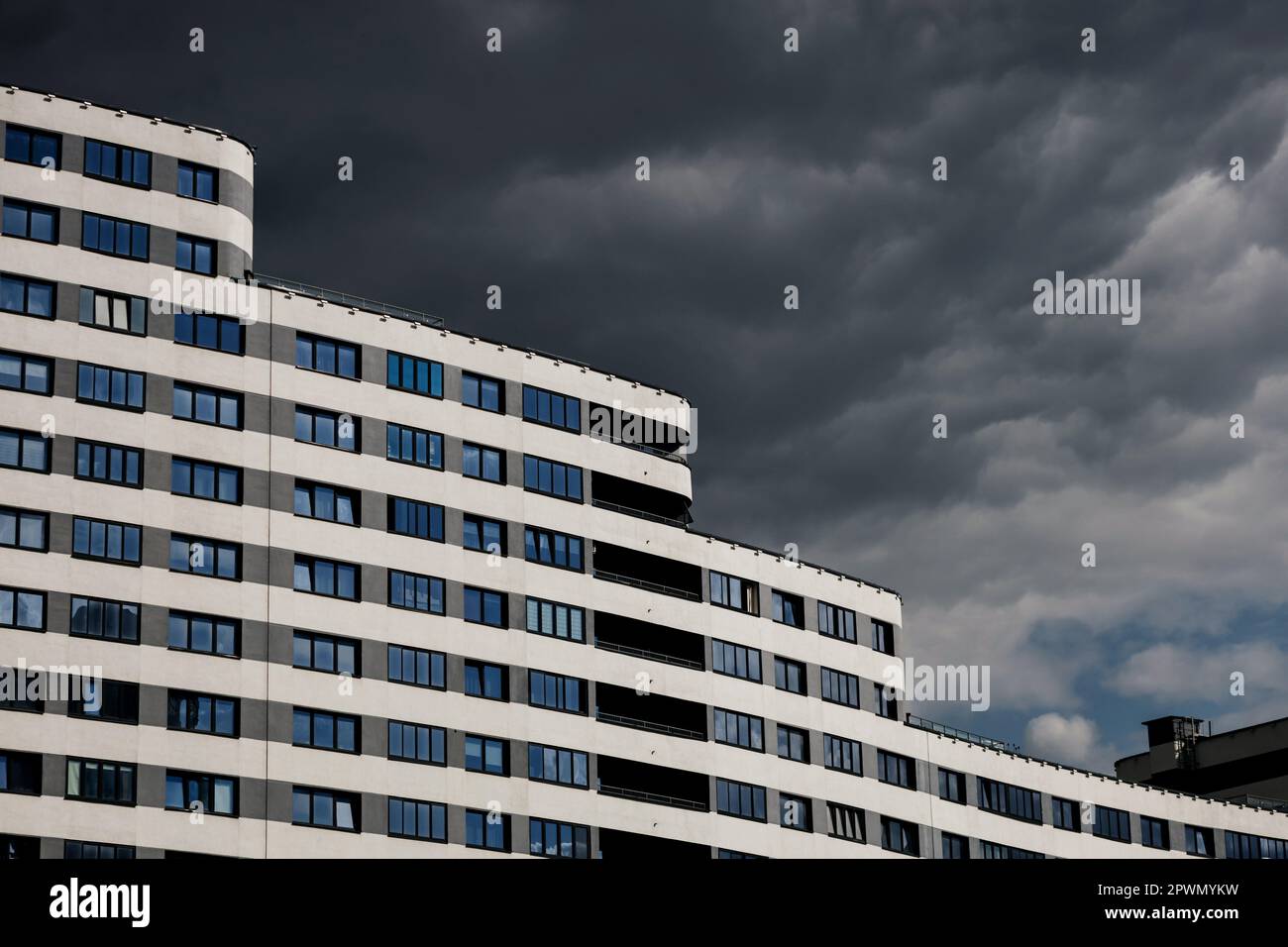 Large glass windows on modern house hi-res stock photography and images ...