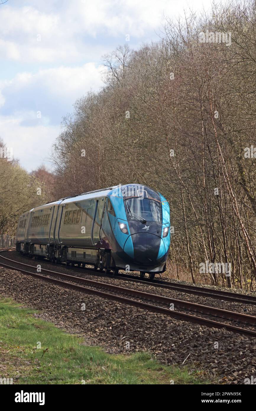 Diesel-electric Transpennine train, 802210 Stock Photo - Alamy