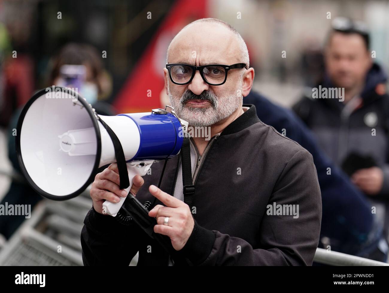 Trade Union Official Onay Kasab addresses NHS workers on the picket ...