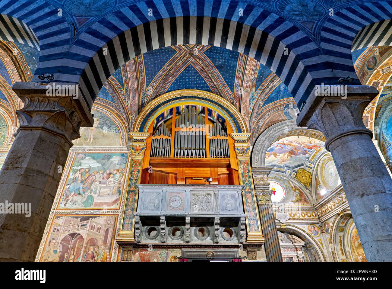 Organ duomo santa maria hi-res stock photography and images - Alamy