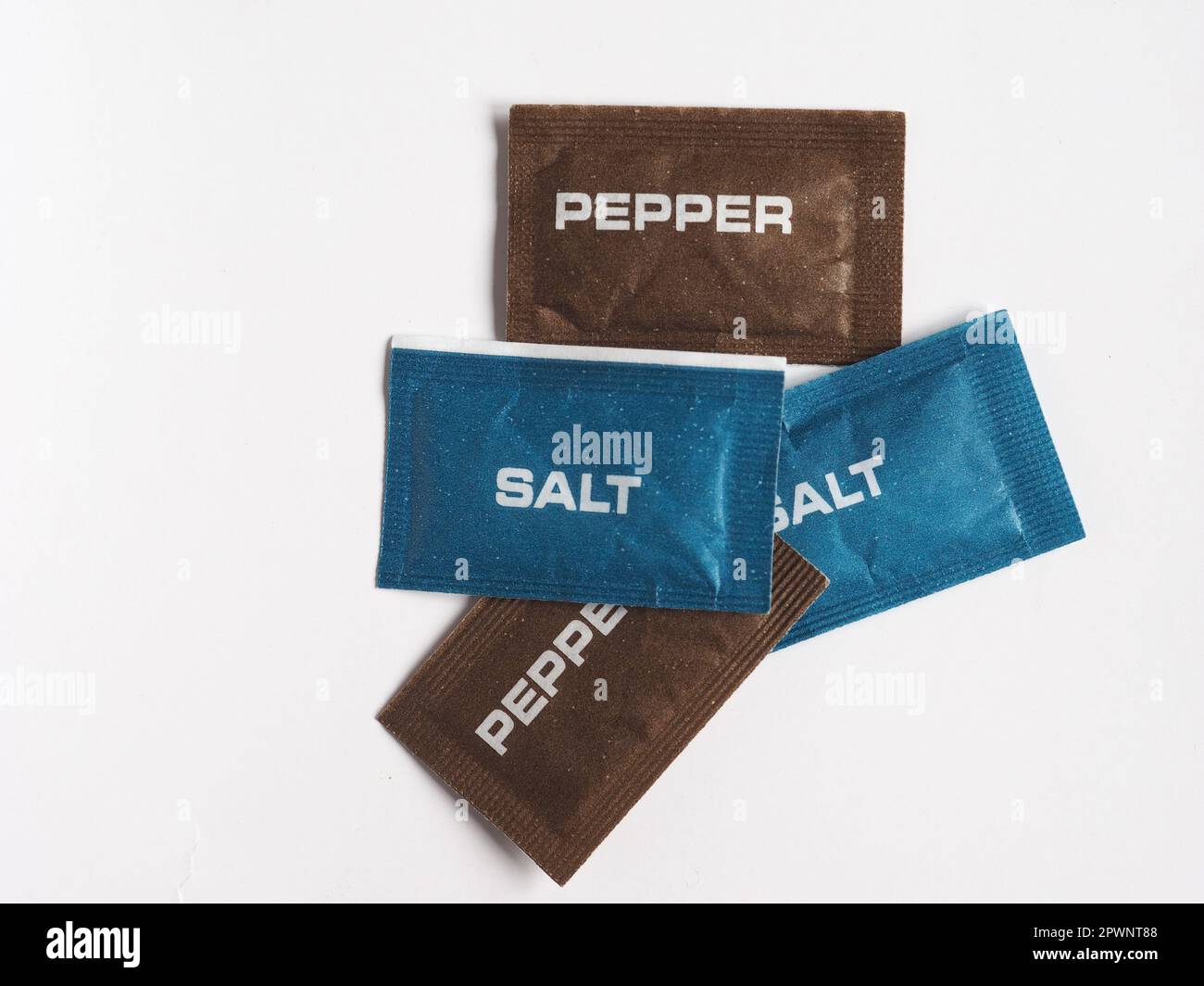 single dose salt and pepper sachet for restaurants and pubs Stock Photo ...