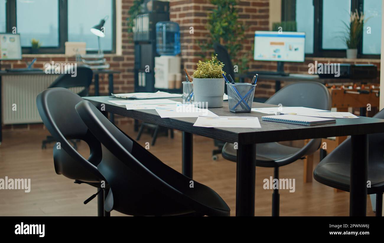 Empty coworking space documents hi-res stock photography and images - Alamy