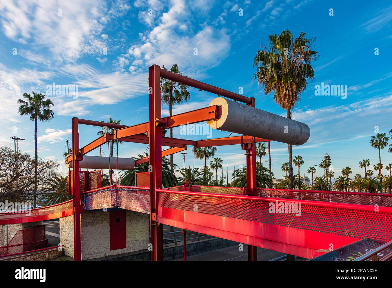 Red bridge barcelona hi-res stock photography and images - Alamy