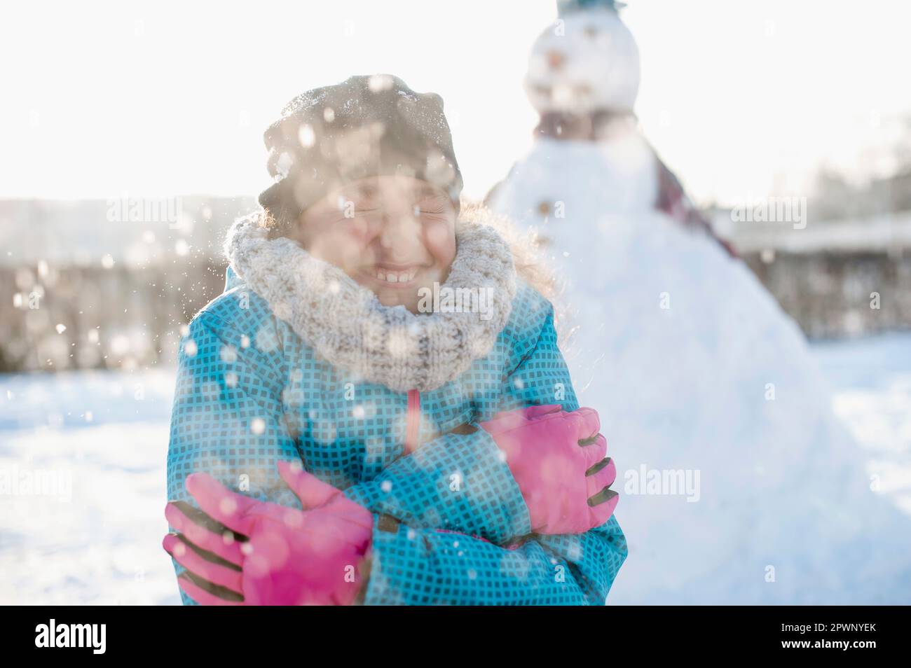 Girl shivering cold hi-res stock photography and images - Alamy