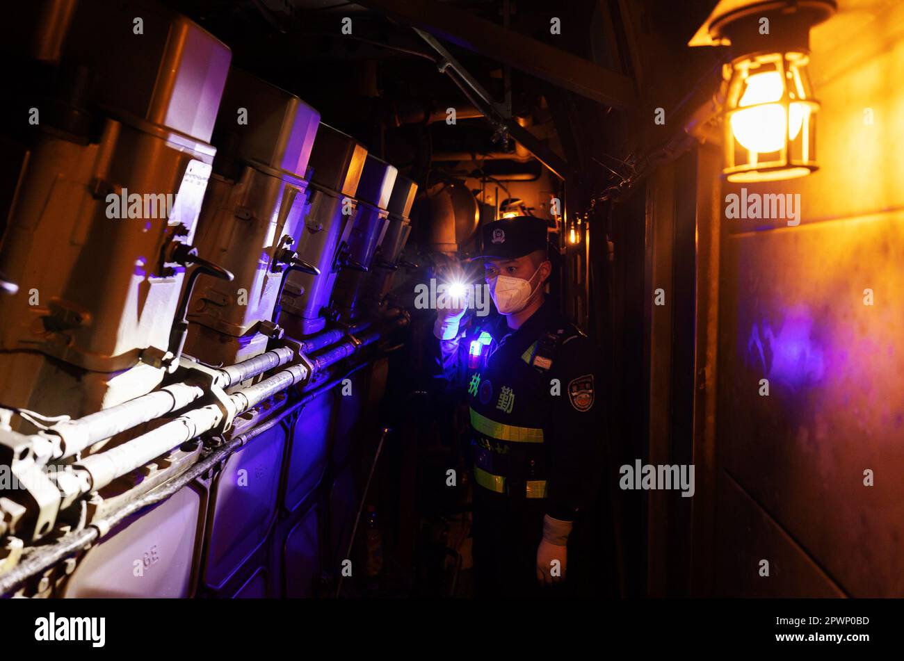 (230501) -- ALATAW PASS, May 1, 2023 (Xinhua) -- Cui Hongwu inspects a ...